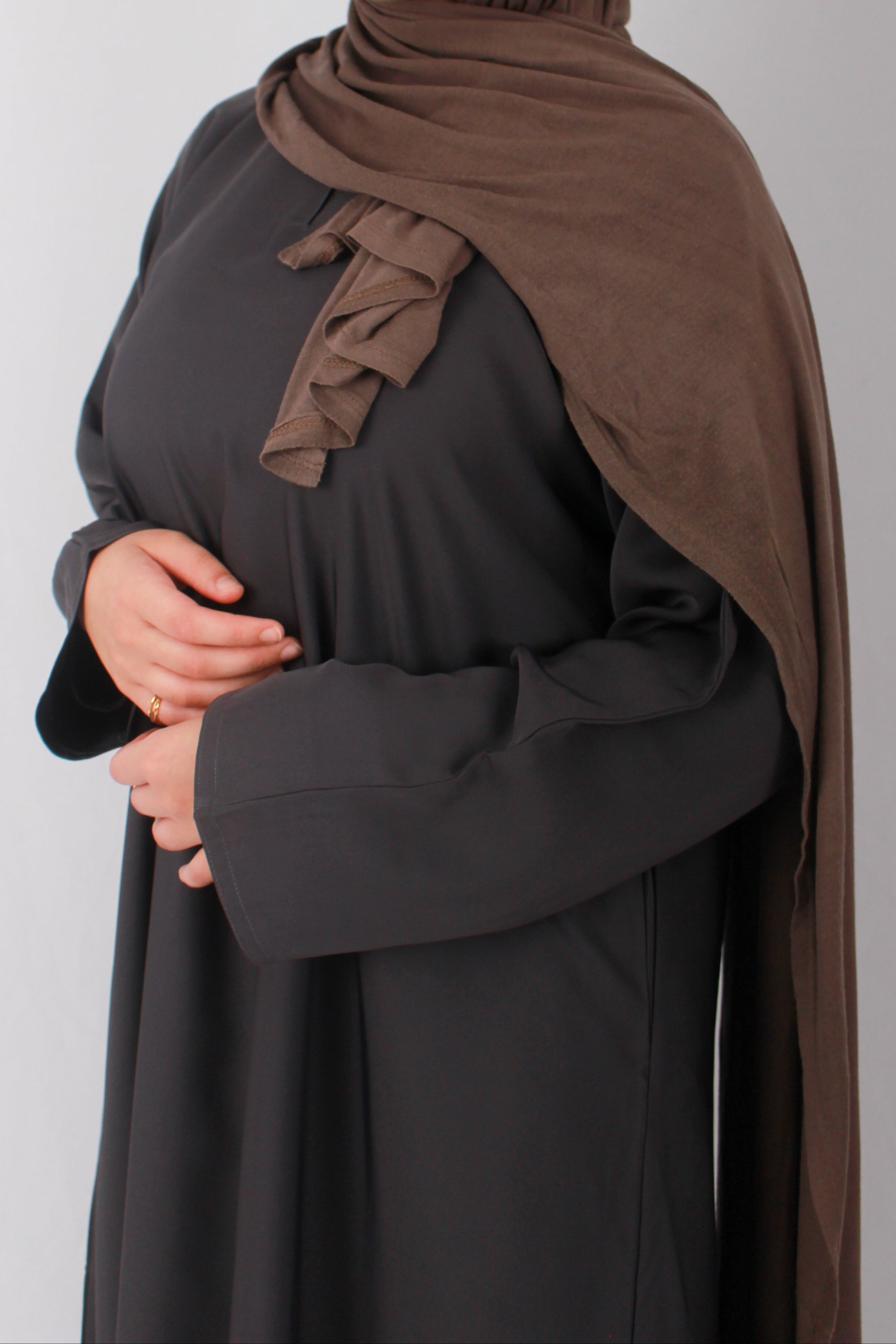 Essential Abayas – safiathelabel