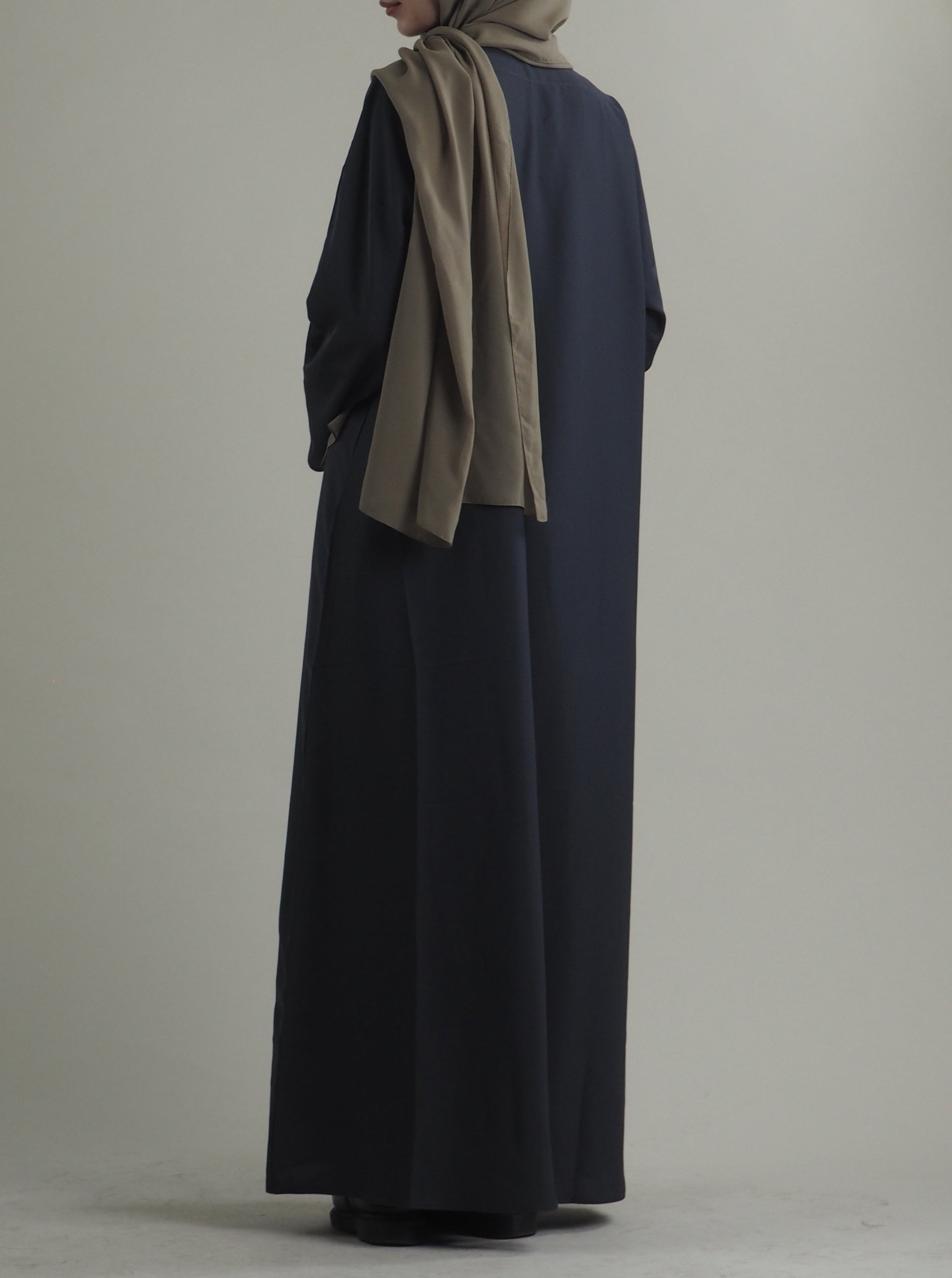 Essential Abayas – safiathelabel